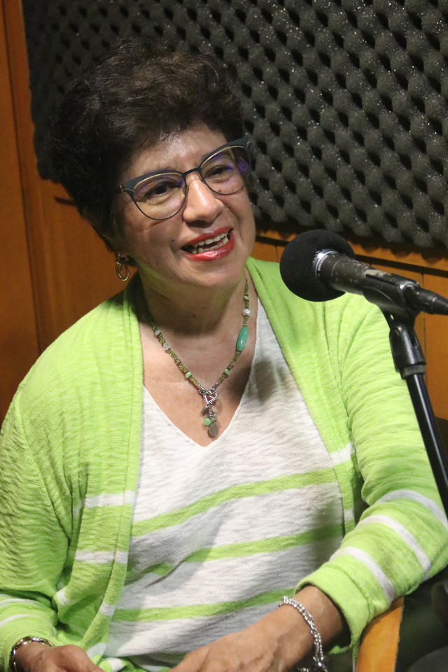 Desde Francia nos visitó Serafina Fuentes, una radioescucha de RMI ...